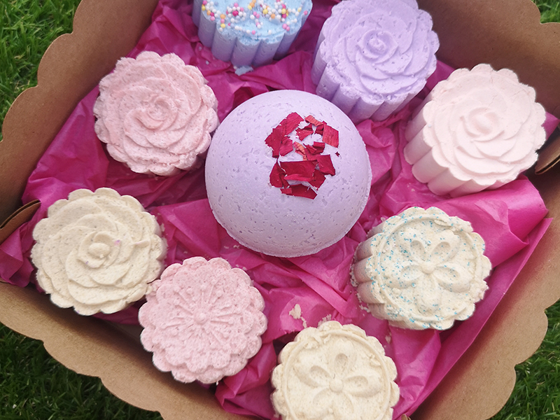 Bath Bomb Making Parties West Midlands - Bertie & Belle Parties ...